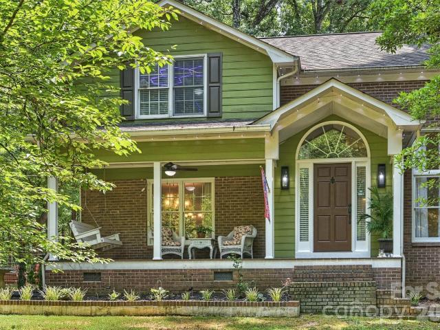 1213 Diana Lee Lane