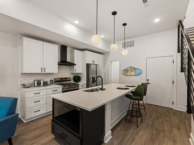 1213 E 29th Street