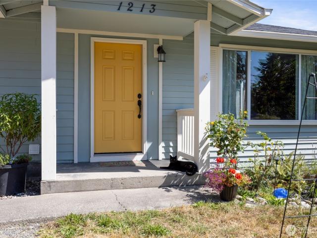 1213 E 59th Street