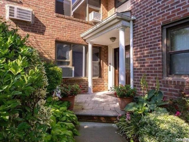 1213 E Broadway, Unit B24, Hewlett, NY 11557 | MLS #993328 | Compass