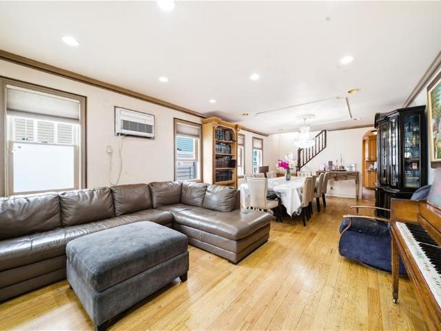 1213 East 34th Street