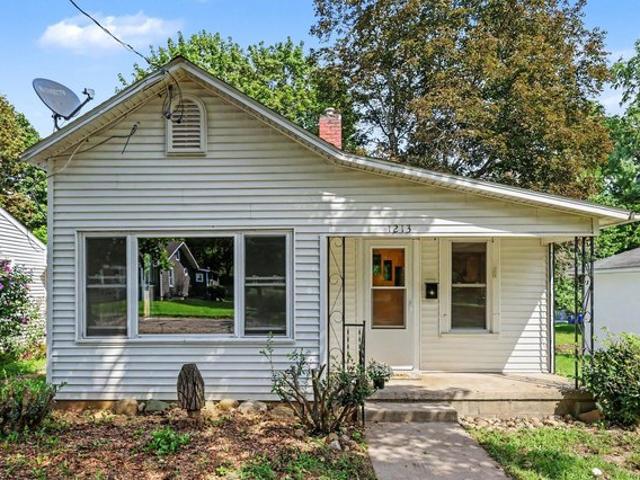 1213 Edwards St, Albion, MI 49224