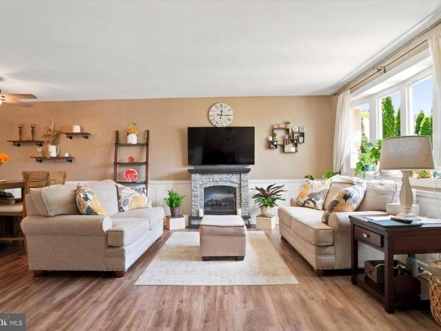 1213 Fenwick Place