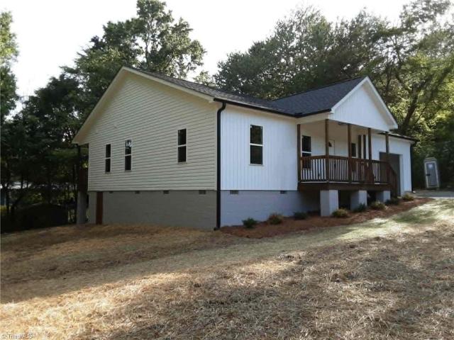 1213 Hillcrest Drive
