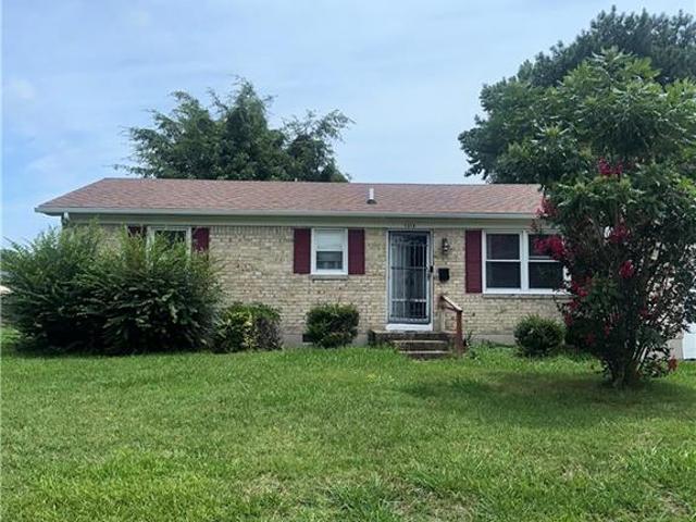 1213 Lakeview CT