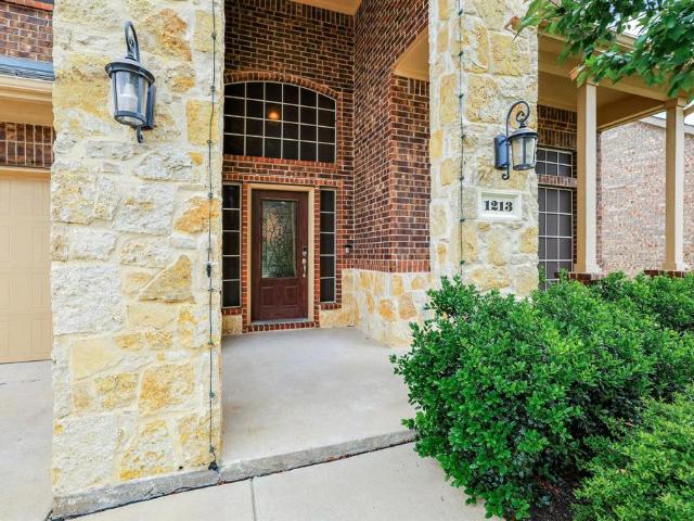 1213 Lake Worth Trail