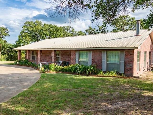1213 Lakeland Loop, Hilltop Lakes, TX 77871