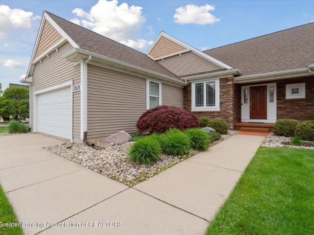 1213 Lobelia Ln, Dewitt, MI