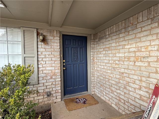 1213 S Ridgefield Circle