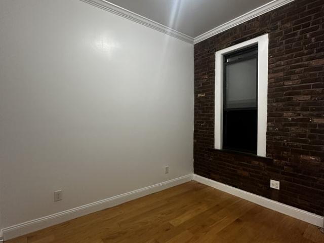 #1213 Spacious and renovated 4 Bedroom in Hamilton