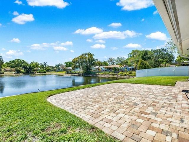 1213 th Pl, Seminole, FL 33772