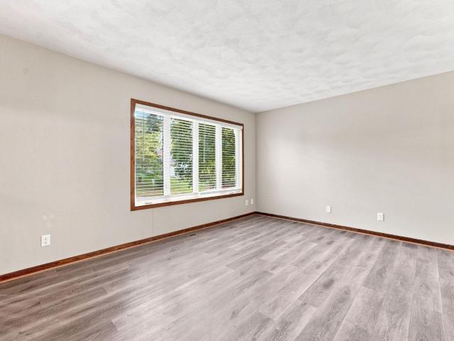 1213 W 158th Street