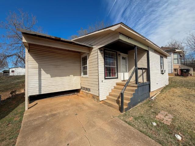 1213 W Morgan St, Denison, TX 75020 | MLS #21188 | Compass