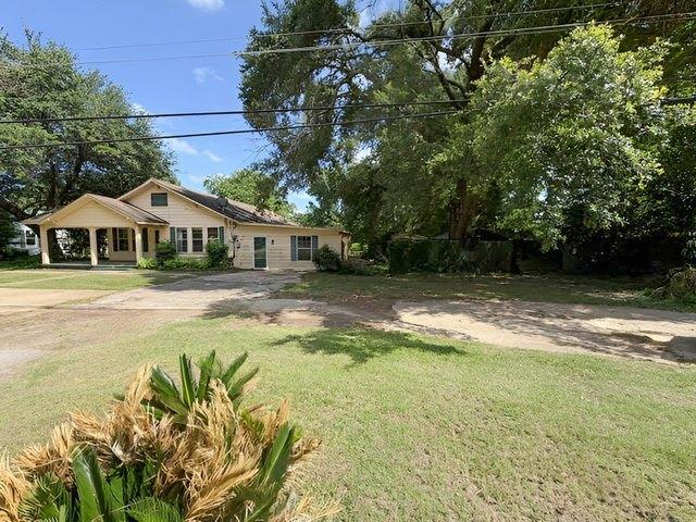 1213 W Sabine St, Carthage, TX 75633