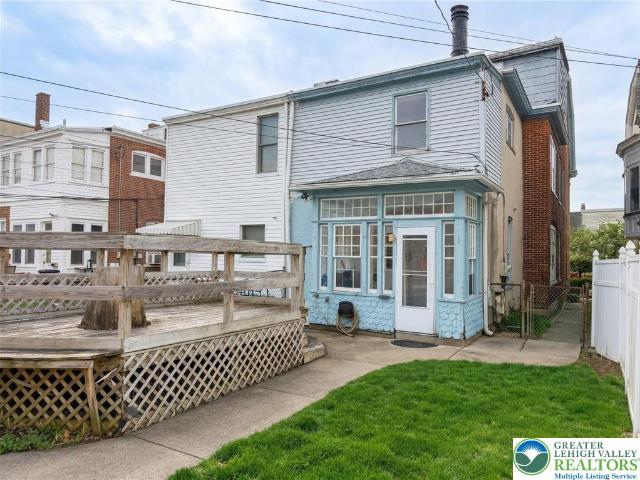 1213 W Walnut Street