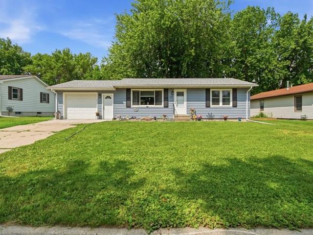 1213 3rd St NW, Waseca, MN 56093