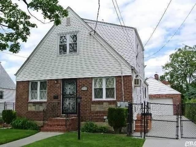 121 01 th St, Springfield Gardens, NY 11413