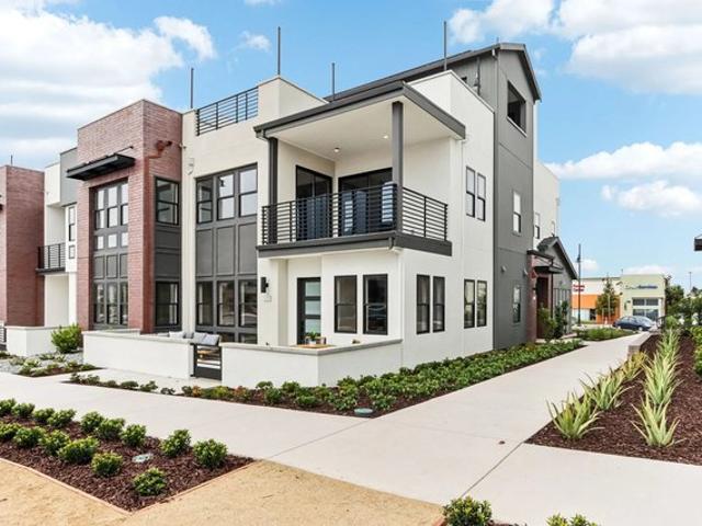 121 10th St, Marina, CA 93933