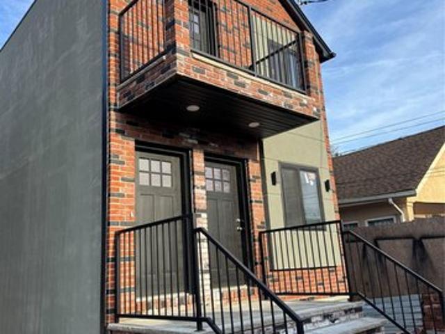 121 11 th St, Saint Albans, NY 11413