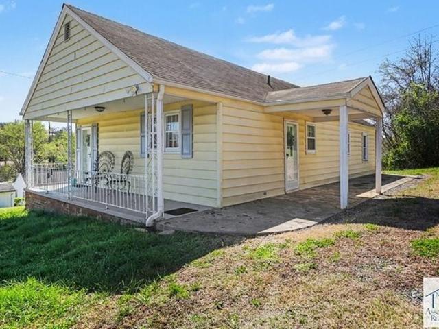 121 1/2 Overland Dr, Martinsville, VA 24112