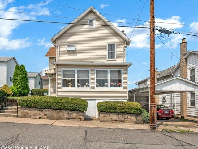 121 1/2 Vine St, Pittston, PA 18640