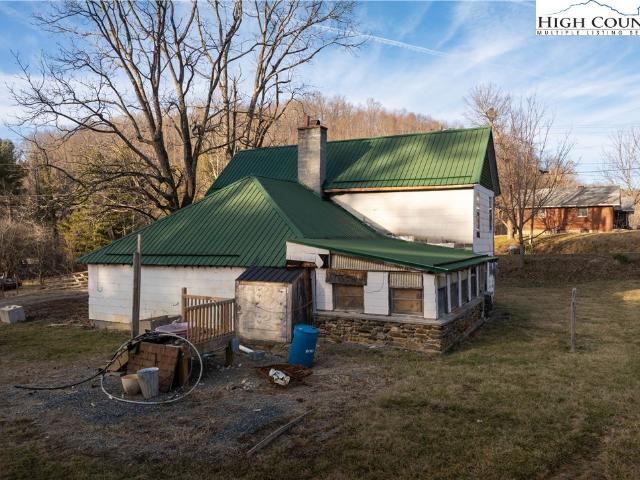 121 & 150 Johns Lane