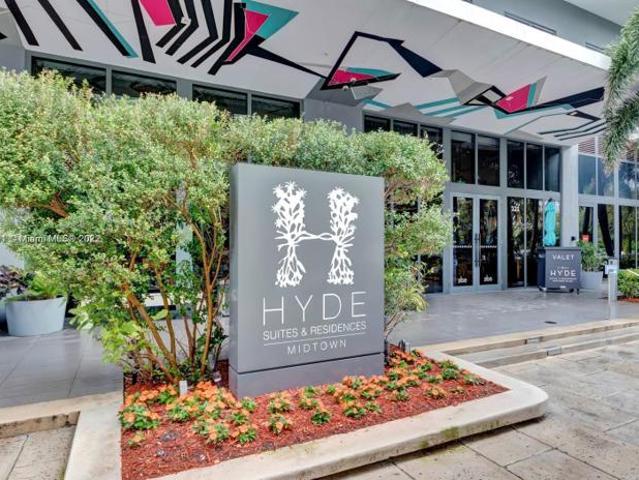 121 34th St NE #2815, Miami, FL 33137