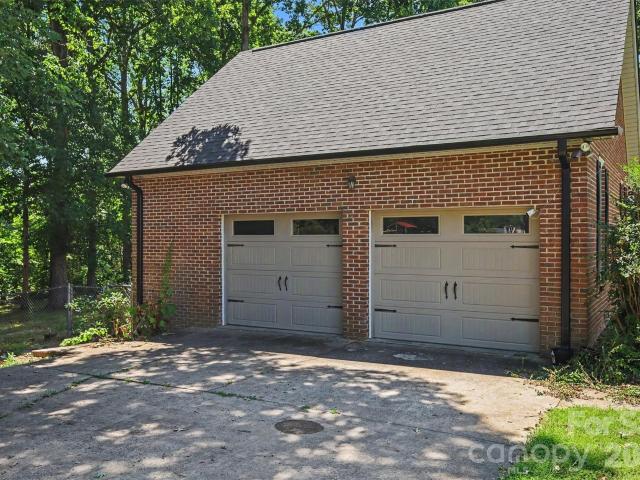 121 Country Creek Drive