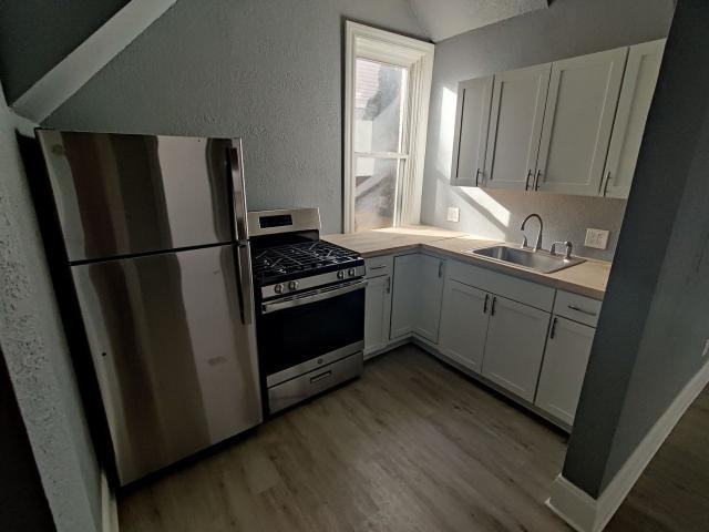 121 Cohassett St 1 Bedroom Apartment for Rent at 121 Cohassett St, Pittsburgh, PA 15211 Duquesne Heights