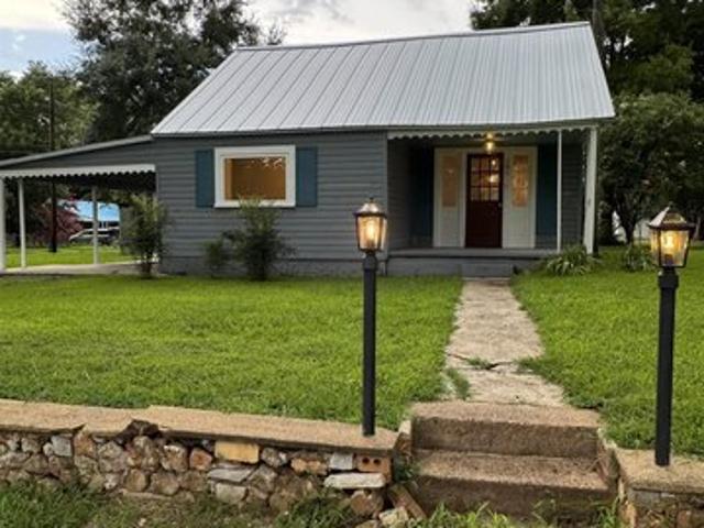 121 College St, Courtland, AL 35618