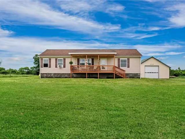 121 COLLINS RD, FREEVILLE, NY 13068 Single Family Residence Fo.
