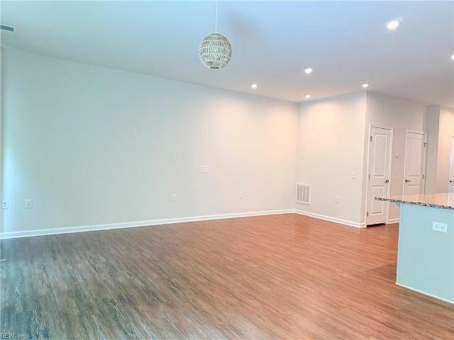 121 Capeside CT