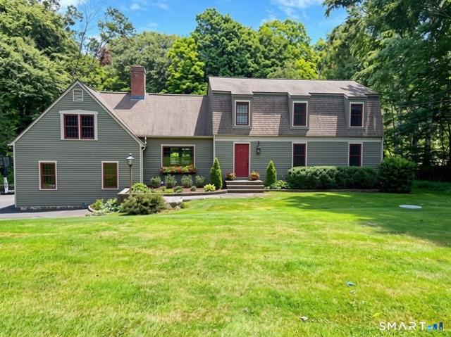 121 Carriage Dr, Southbury, CT 06488