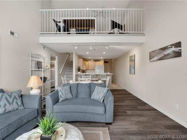 121 Cedar Glen Court 4D
