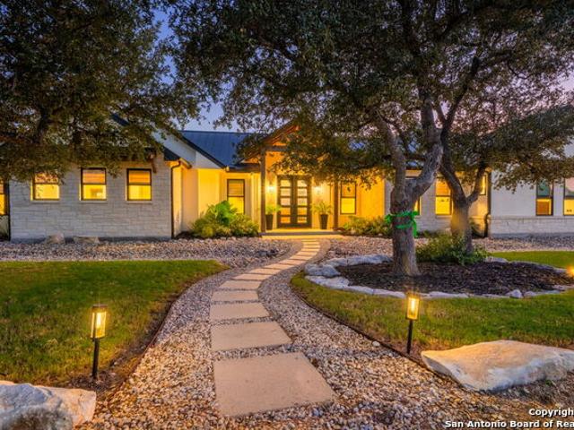 121 Center Oaks Court