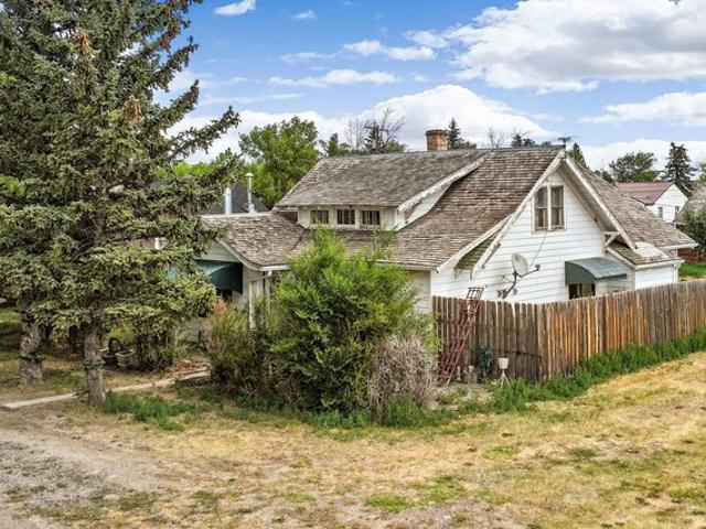 121 Central Ave S, Dutton, MT 59433