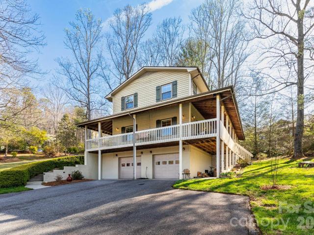 121 Churchill Downs Drive