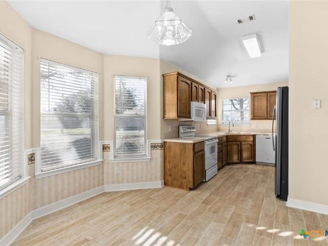 121 Champion Creek Cove