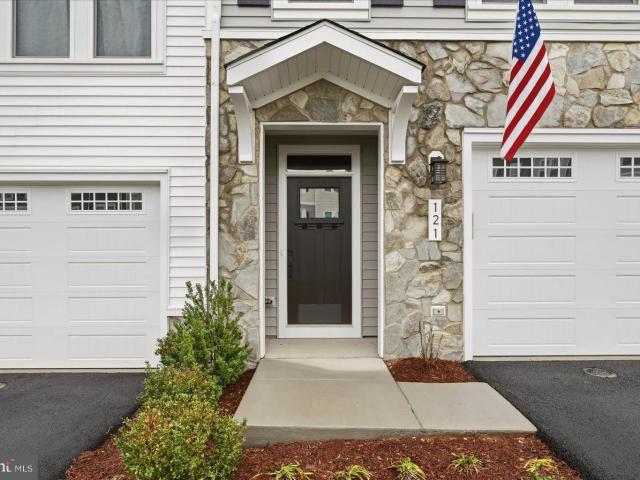 121 Checkerspot Way Lake, White Post, VA 22663 | MLS #VAFV2040 | Compass