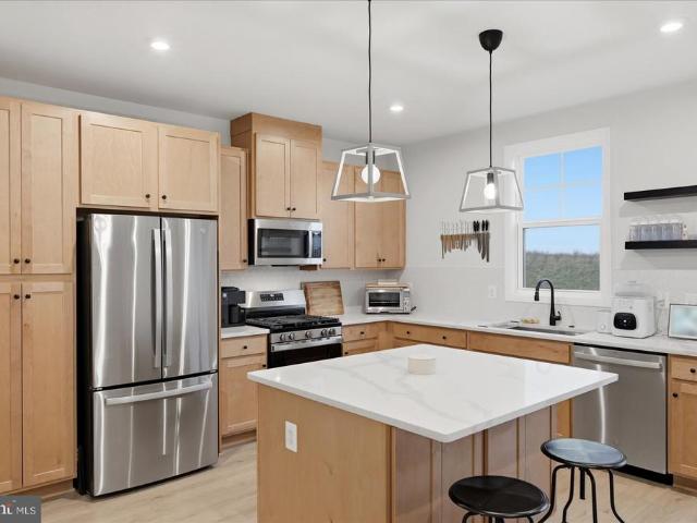 121 Checkerspot Way