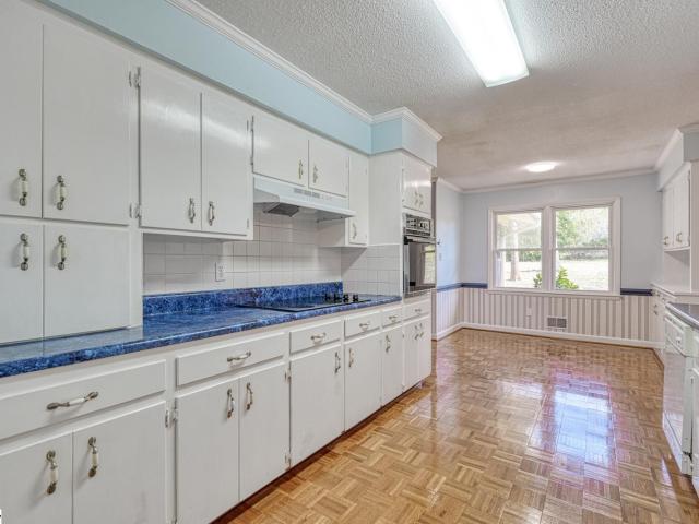 121 Cheek Road