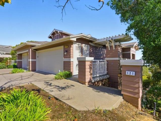 121 Cliff Swallow Ct, Brisbane, CA 94005