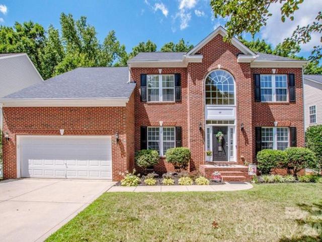 121 Crimson Orchard Dr, Mooresville, NC 28115