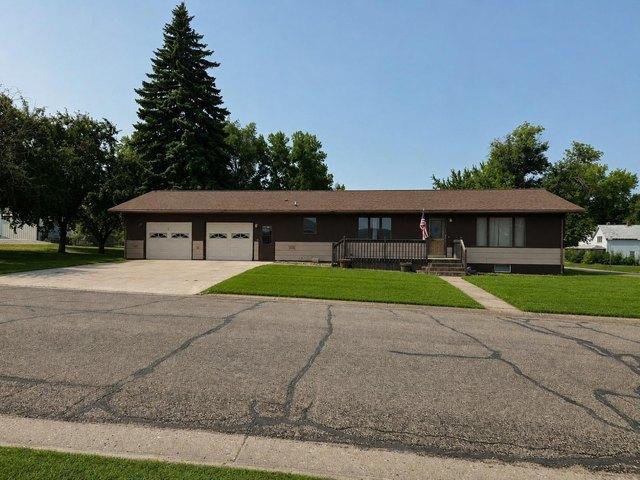 121 and 407 4th and 2nd Street Ave, Milnor, ND 58060