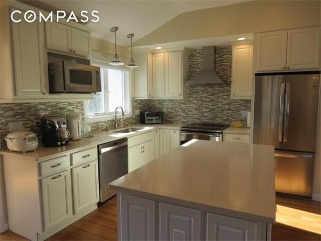 121 Andrew St, Newton, MA