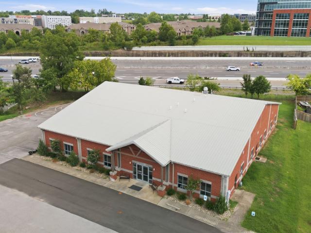 121 Adams Ln
