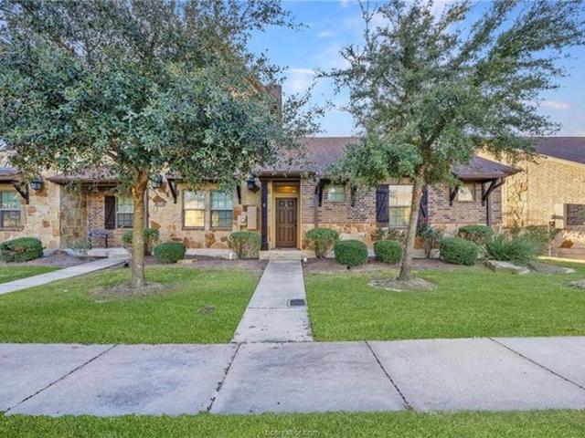 121 Armored Ave, College Station, TX 77845