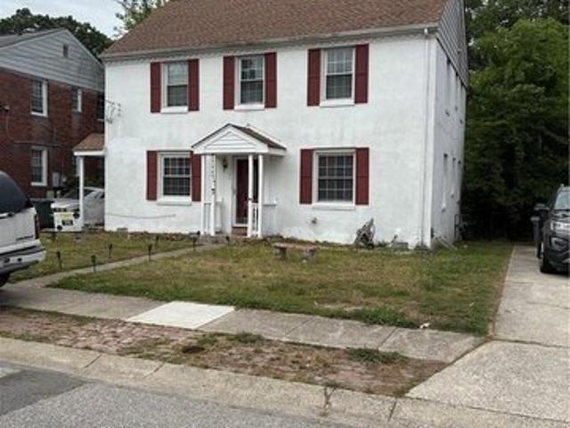 121 Armstrong Dr, Hampton, VA 23669