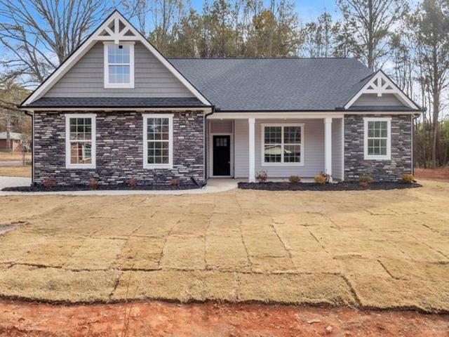 121 Ashley Dr, Pelzer, SC 29669