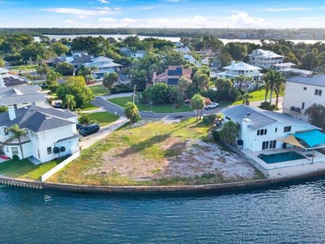 121 Augusta Ave, Palm Harbor, FL 34683
